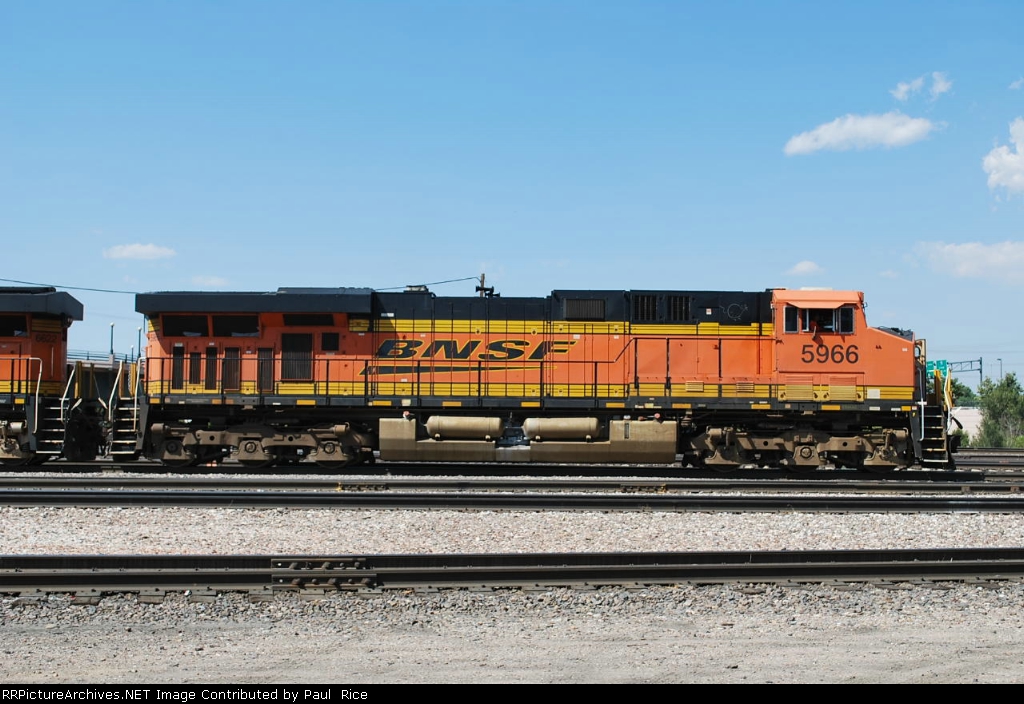 BNSF 5966
